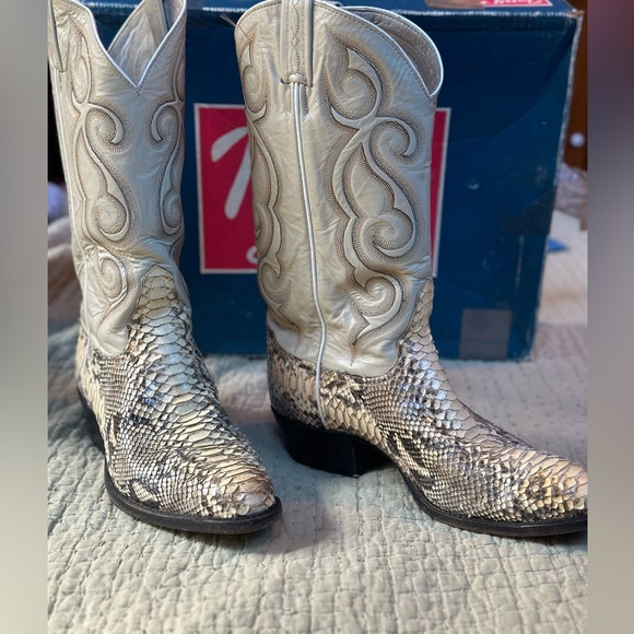 Tony Lama | Shoes | Vintage Mens Tony Llama Python Cowboy Boots 9 ...